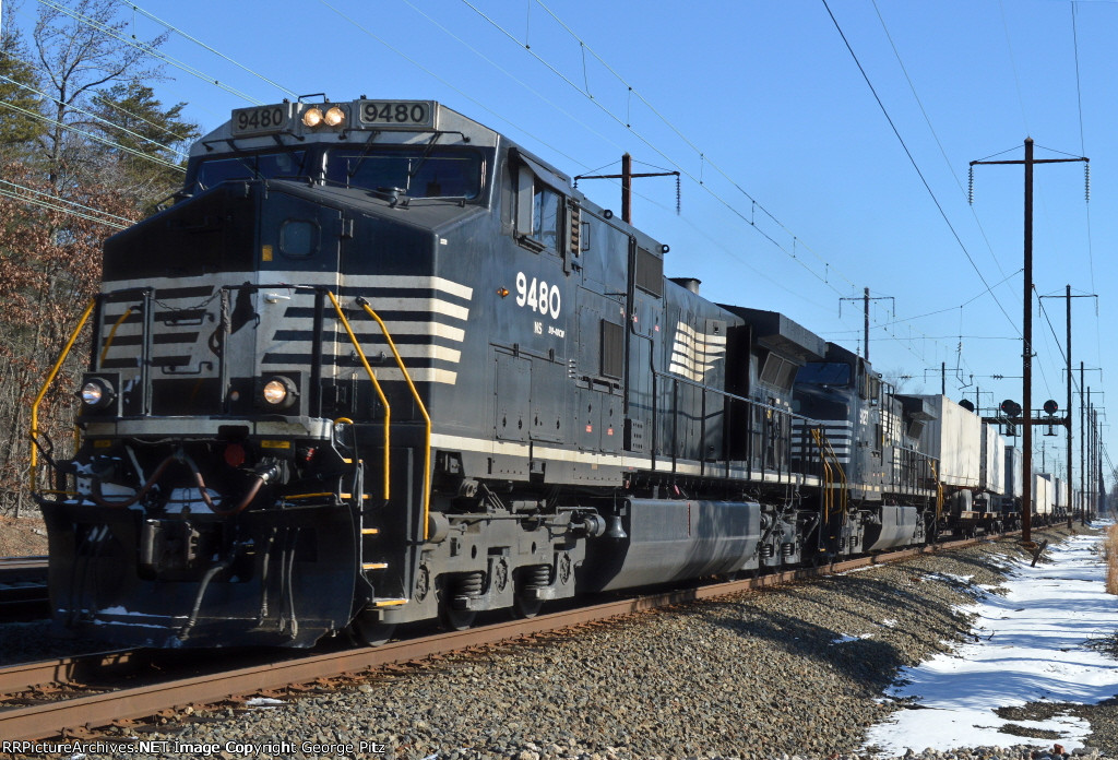 NS 9480 and train 24M